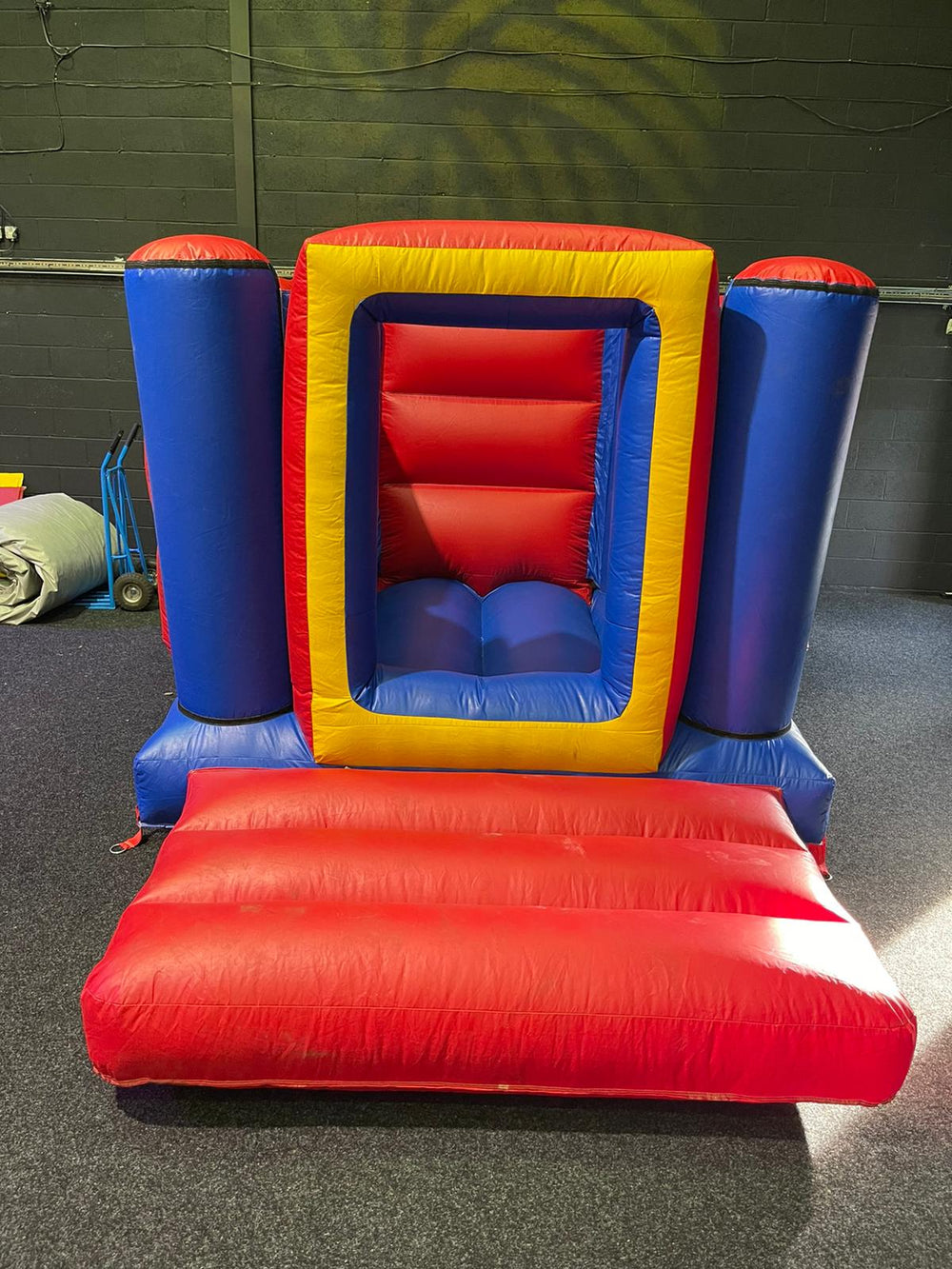 Indoor Bouncy Castle & Soft Play Hire for All Events
